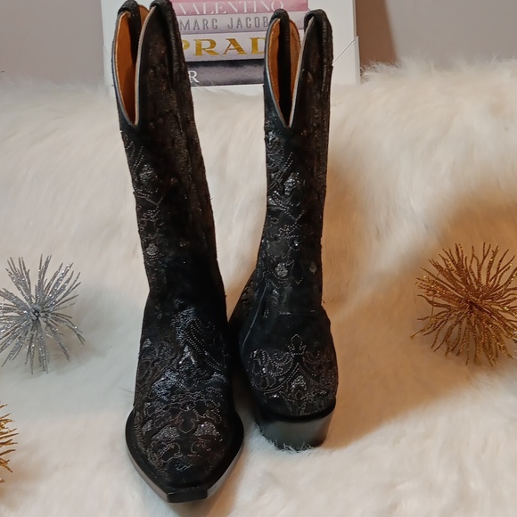 Shyanne | Shoes | Shyanne Womens Blkfloral Embroidery Bitter Sweet ...